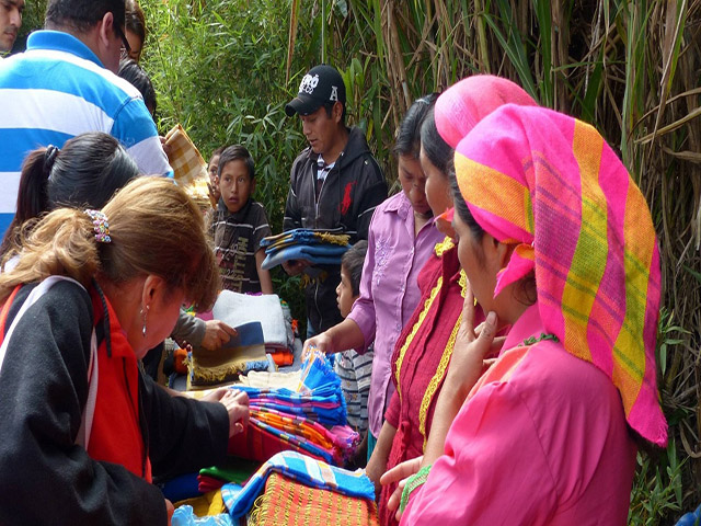 En feria de Intibucá exponen productos y costumbres lencas - Criterio.hn