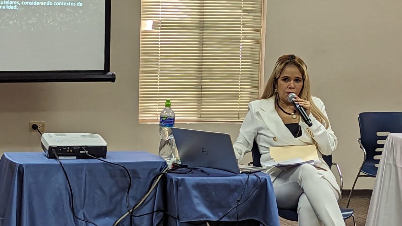 Jenny Almendares, abogada mejor calificada que permanece invisibilizada ...